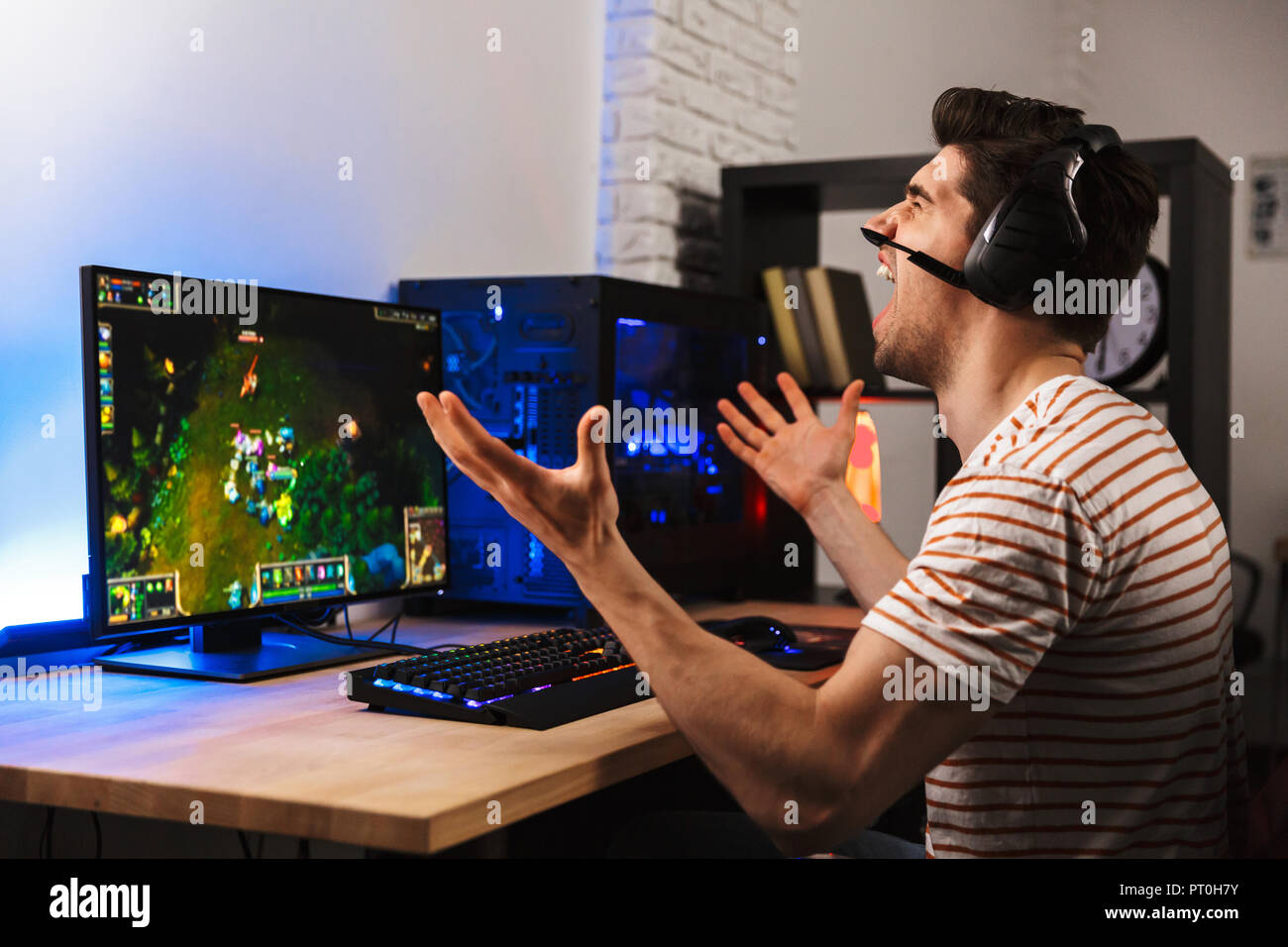 Computer Screen Screaming Stock Photos & Computer Screen Screaming ...