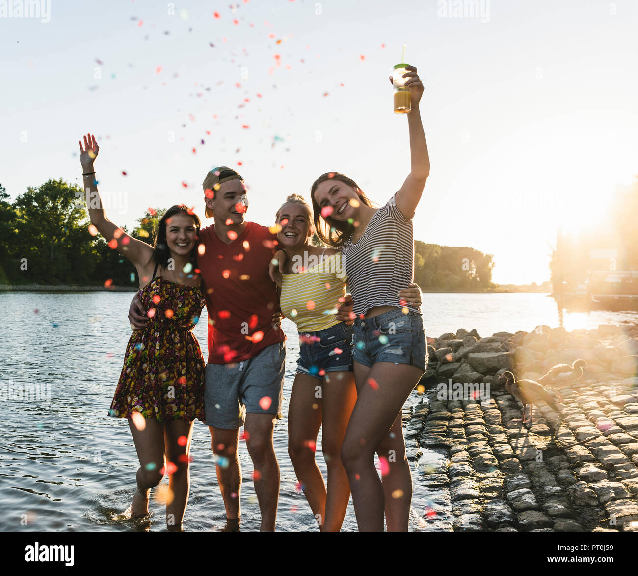 Group hug animals hi-res stock photography and images - Alamy