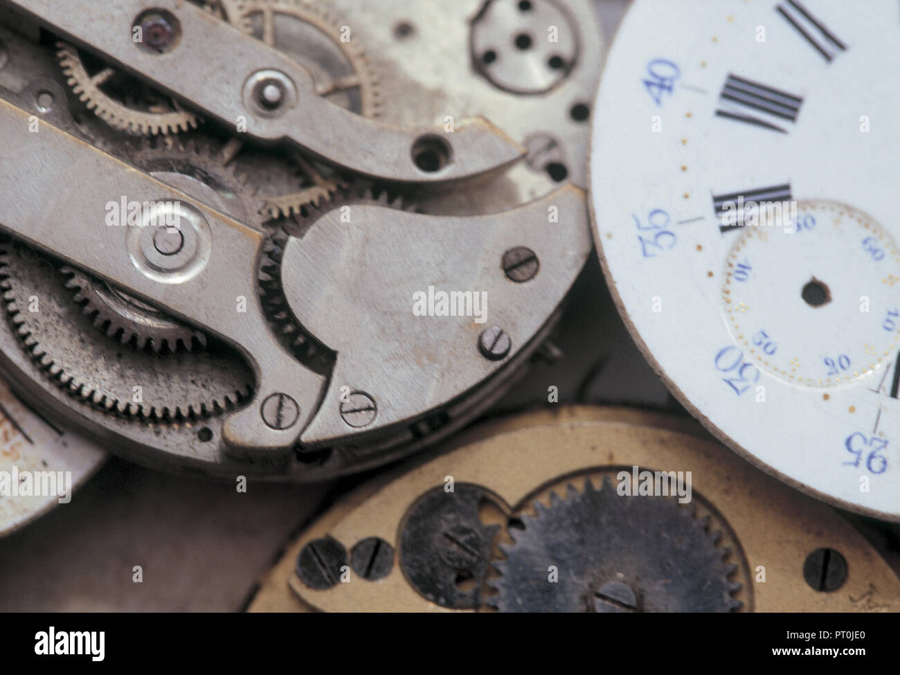 Clock mechanics hi-res stock photography and images - Alamy