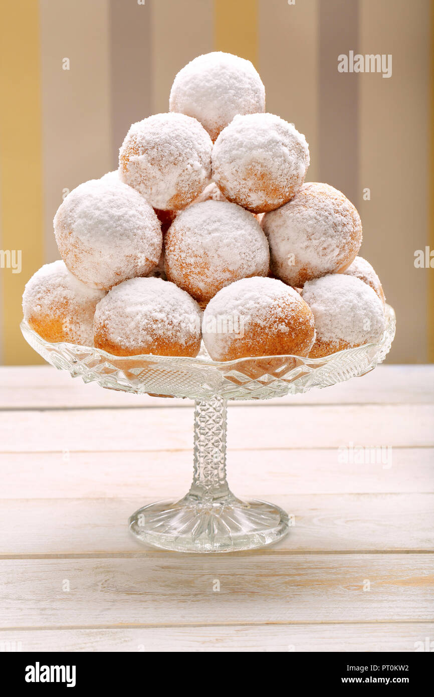 Full donuts hi-res stock photography and images - Alamy