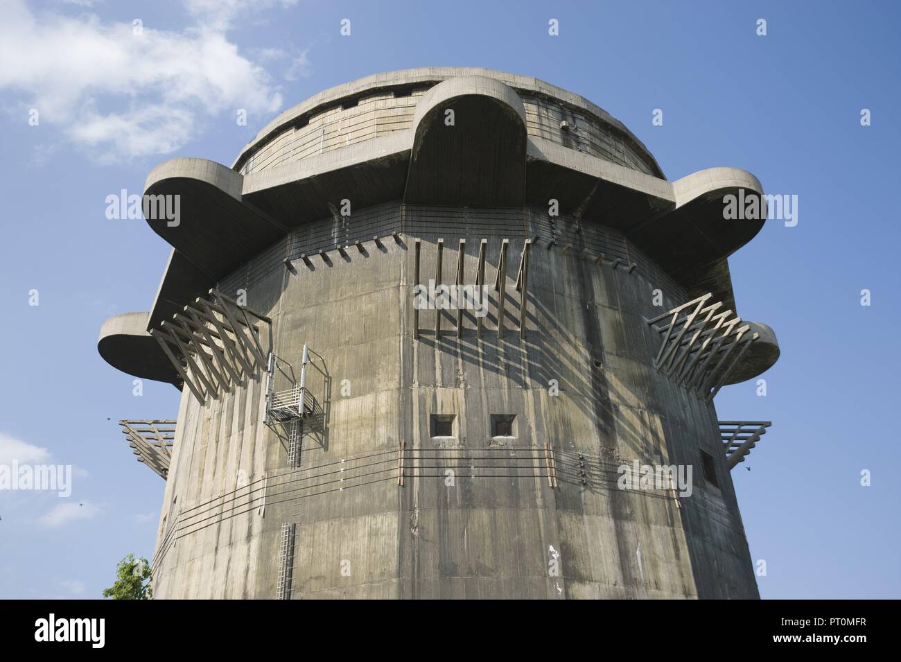 Wien, Augarten, Flakturm - Vienna, Augarten, Bunker Stock Photo - Alamy