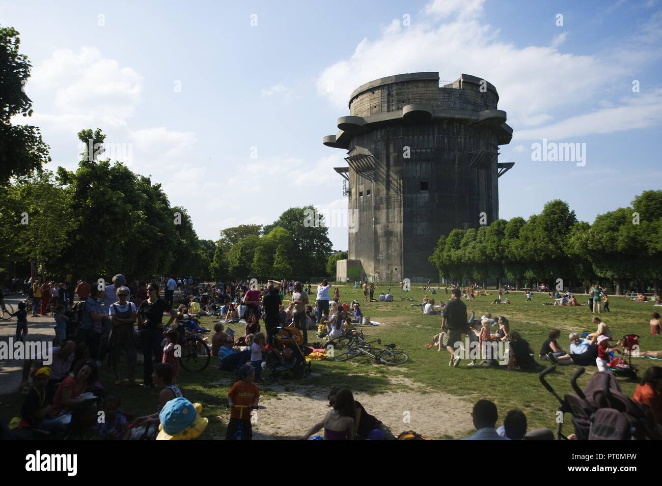 Wien, Augarten, Flakturm - Vienna, Augarten, Bunker Stock Photo - Alamy