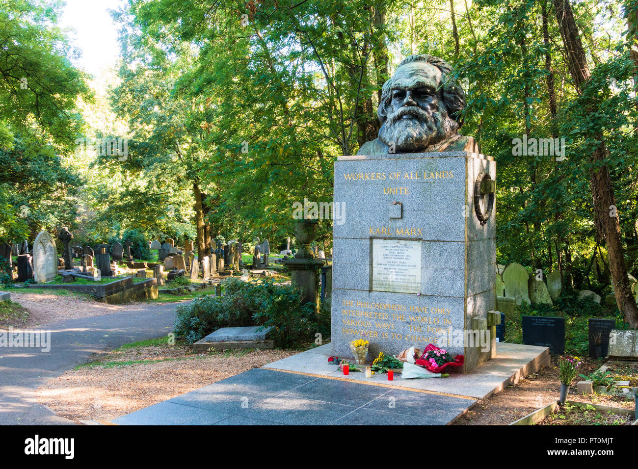 Karl marx grave hi-res stock photography and images - Alamy