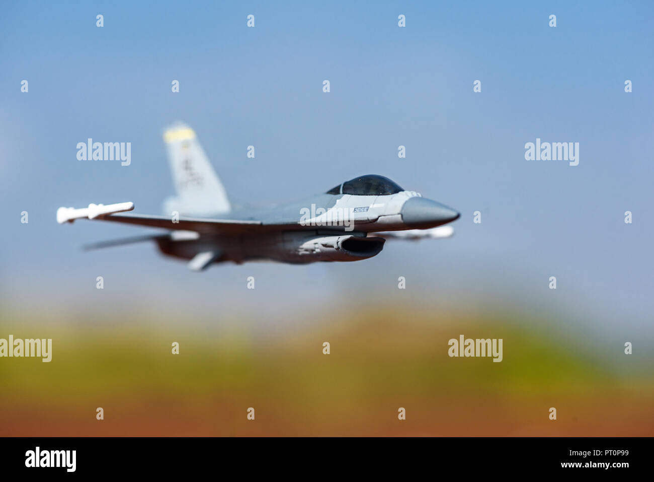 F 16 fighting falcon hi-res stock photography and images - Alamy