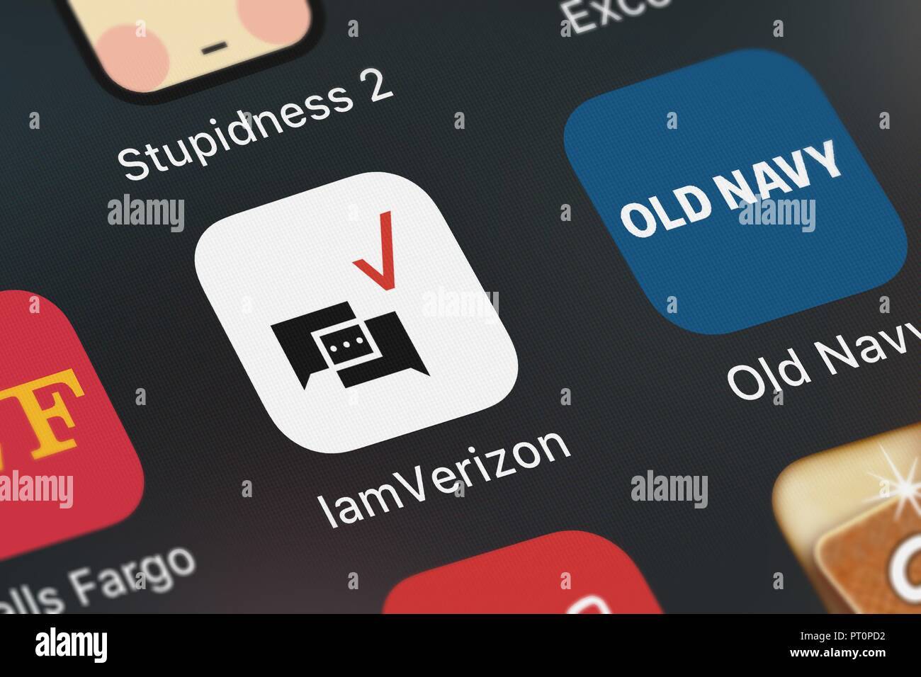 Verizon wireless iphone hi-res stock photography and images - Alamy