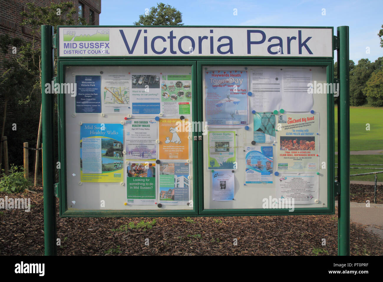 Victoria park sign uk hi-res stock photography and images - Alamy