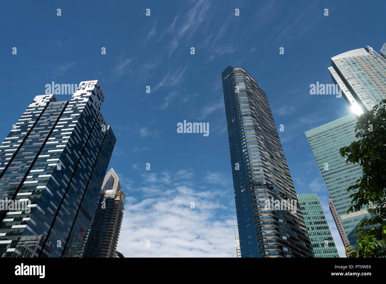 Singapore office buildings hi-res stock photography and images - Alamy