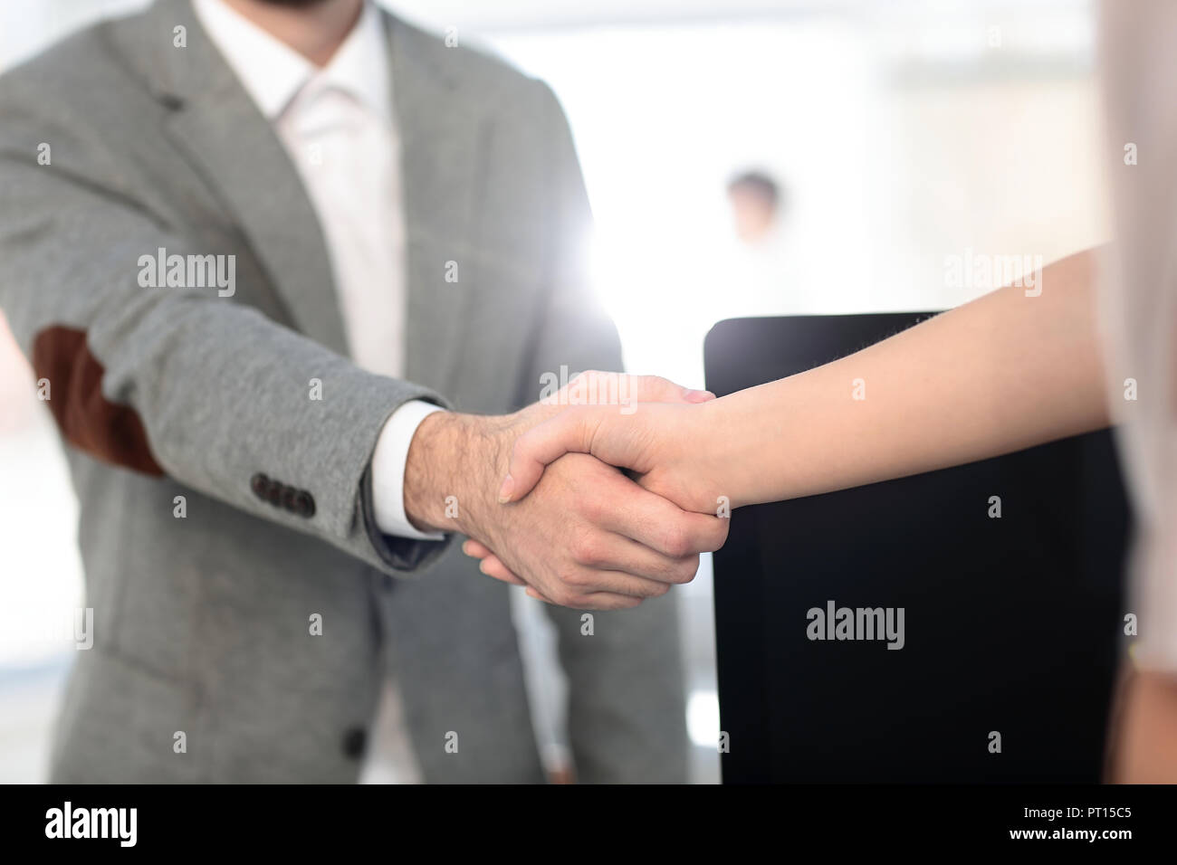 welcome handshake financial partners.business concept Stock Photo - Alamy
