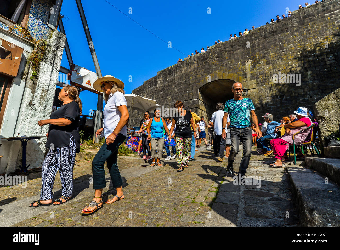 Douro river street musicians hi-res stock photography and images - Alamy