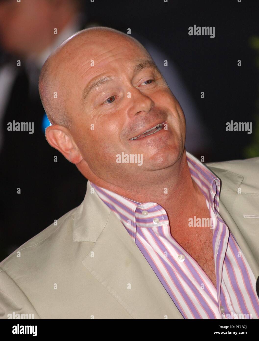 Actor ross kemp hi-res stock photography and images - Alamy