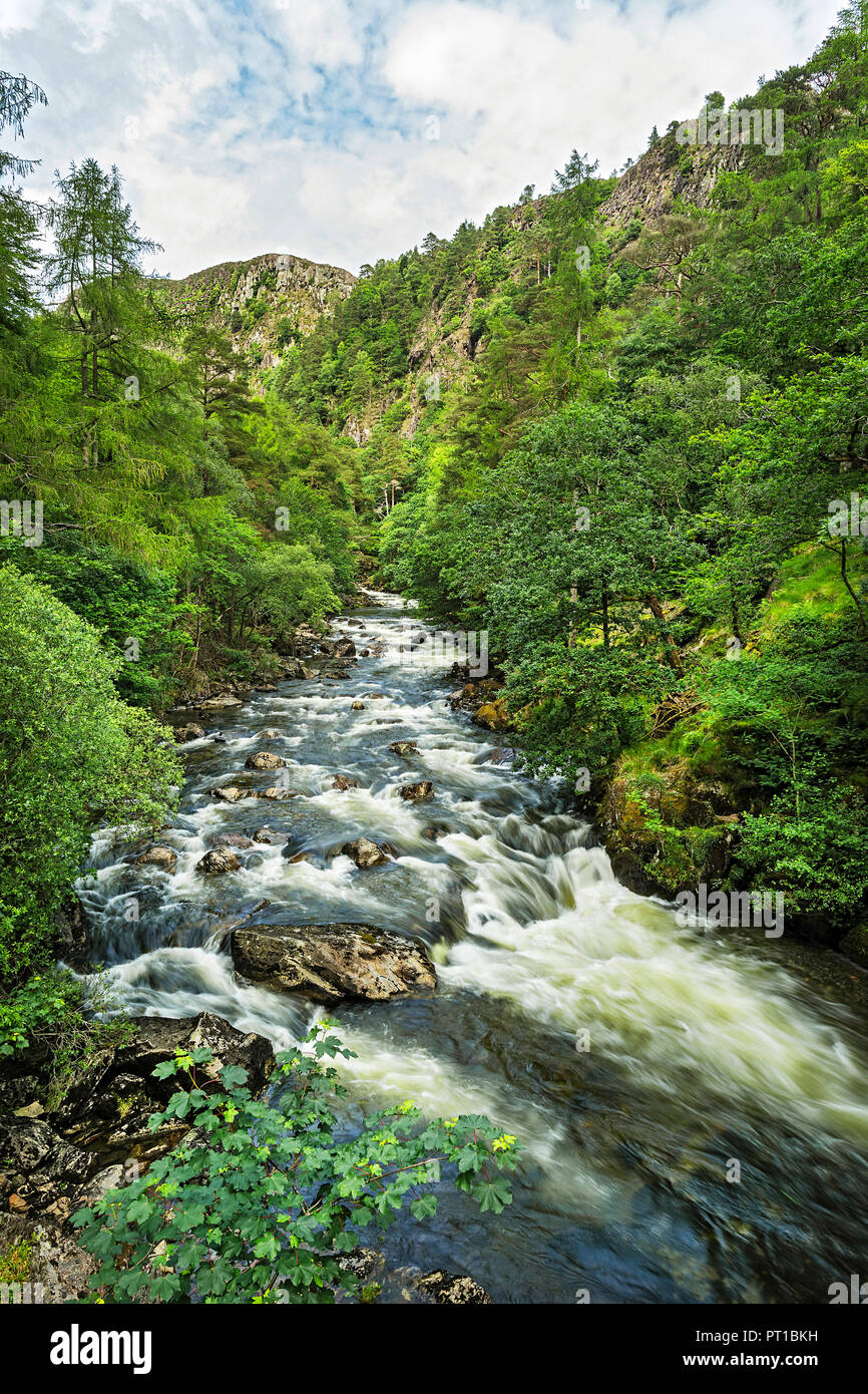Flowing water south wales hi-res stock photography and images - Alamy