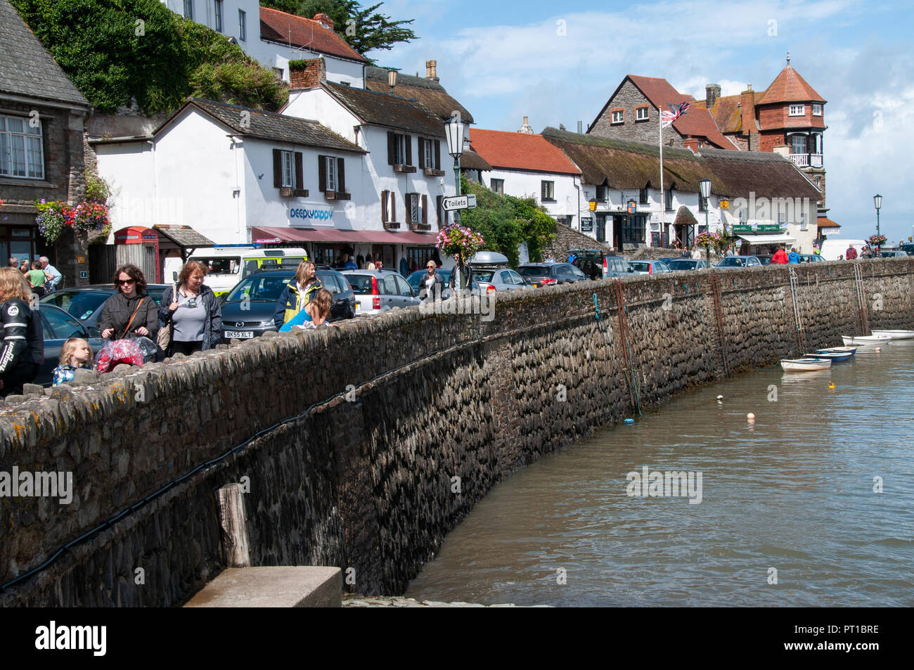 Quay Wall Stock Photos & Quay Wall Stock Images - Alamy
