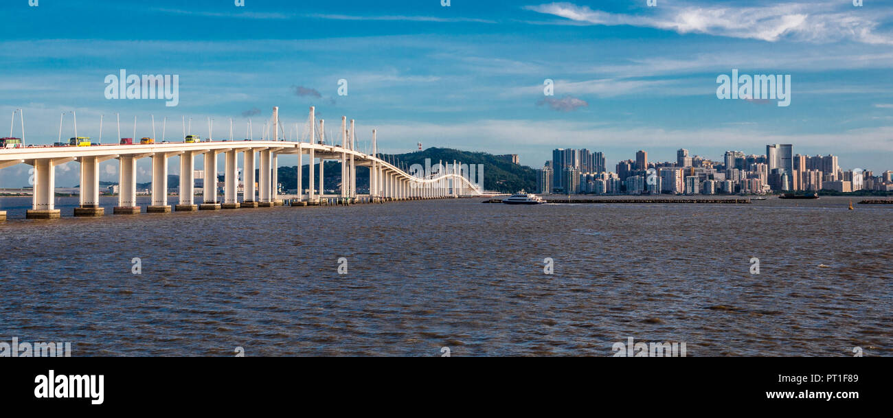 Friendship bridge hi-res stock photography and images - Alamy