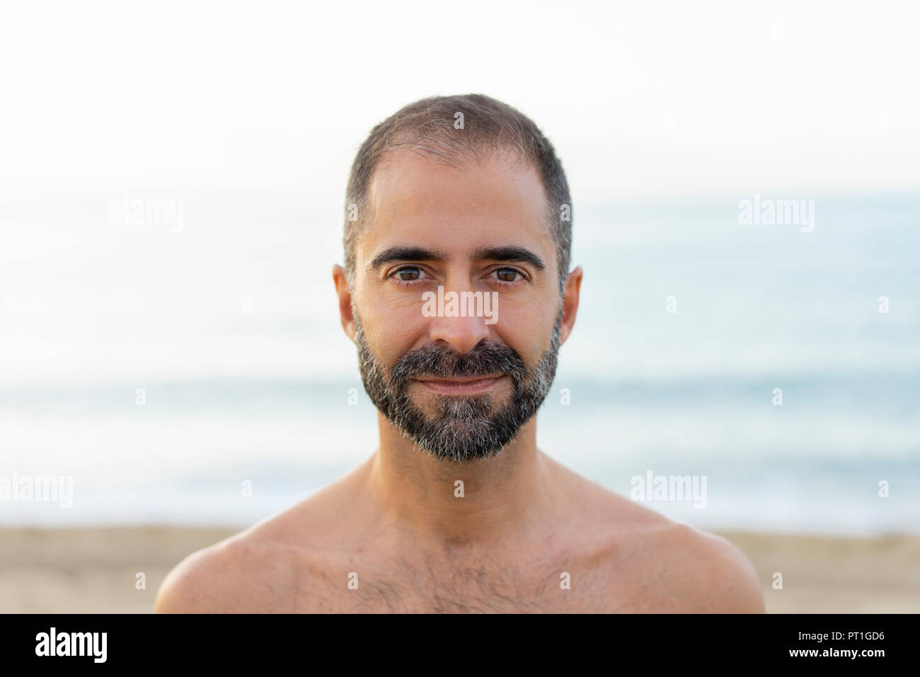 Happy man beach hi-res stock photography and images - Alamy