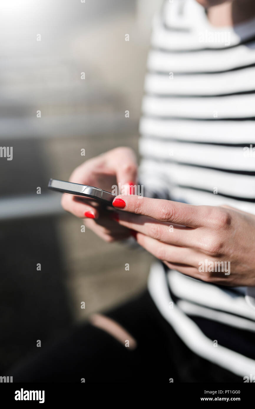 Cell hands close hi-res stock photography and images - Alamy