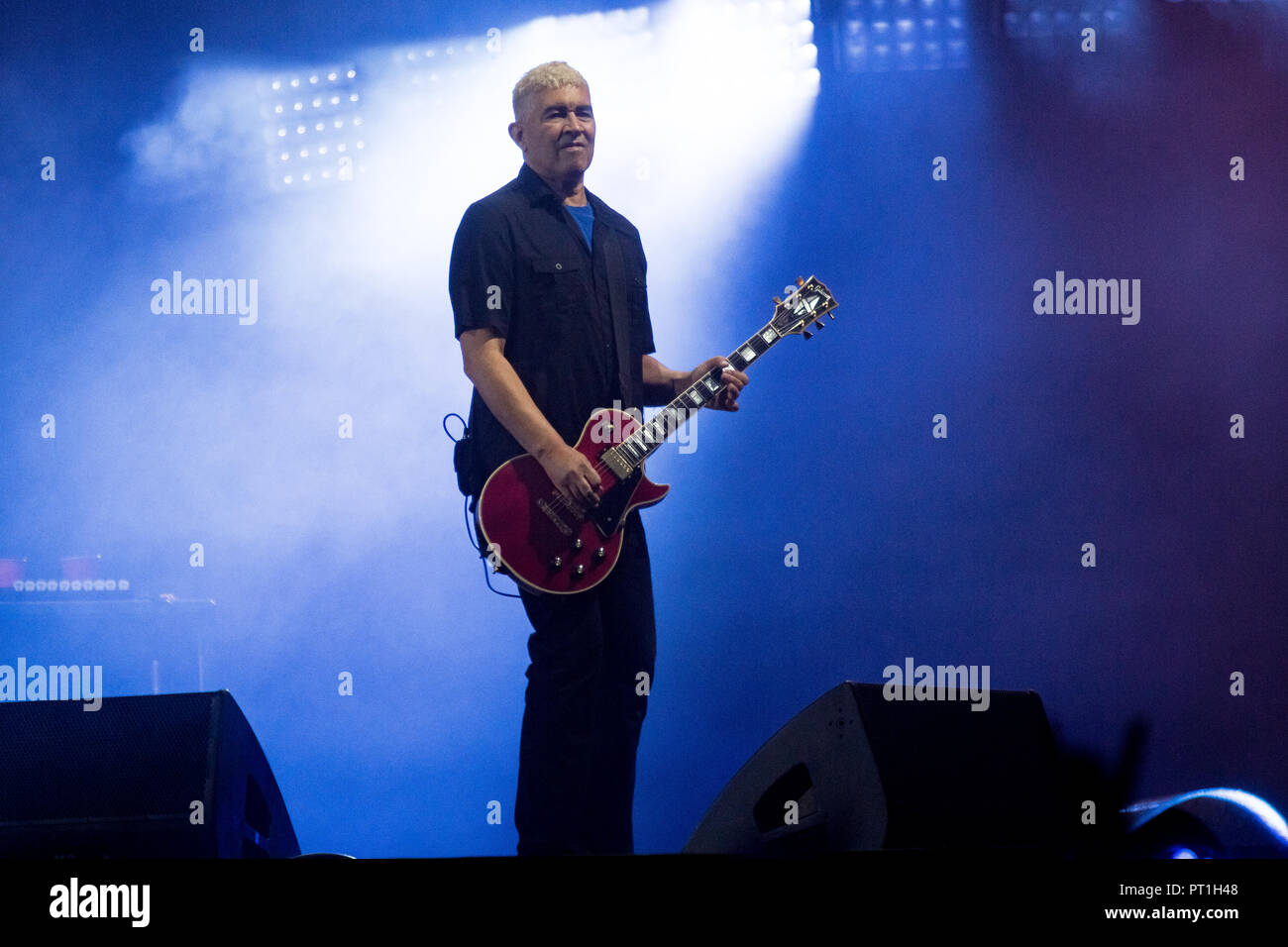 Pat smear hi-res stock photography and images - Alamy
