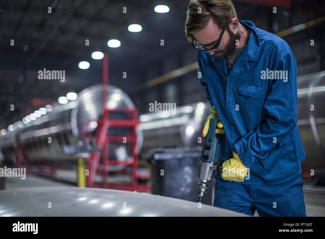 Steel worker working hi-res stock photography and images - Alamy