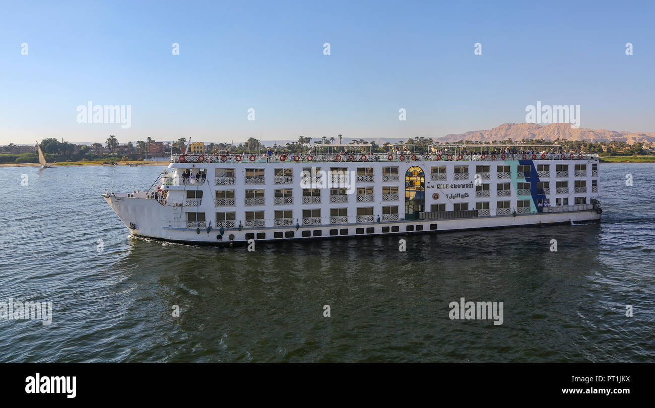 River nile cruise ships hi-res stock photography and images - Alamy
