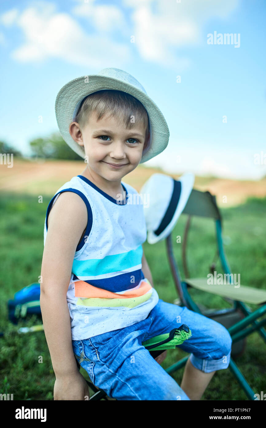 Kids wearing hats hi-res stock photography and images - Alamy