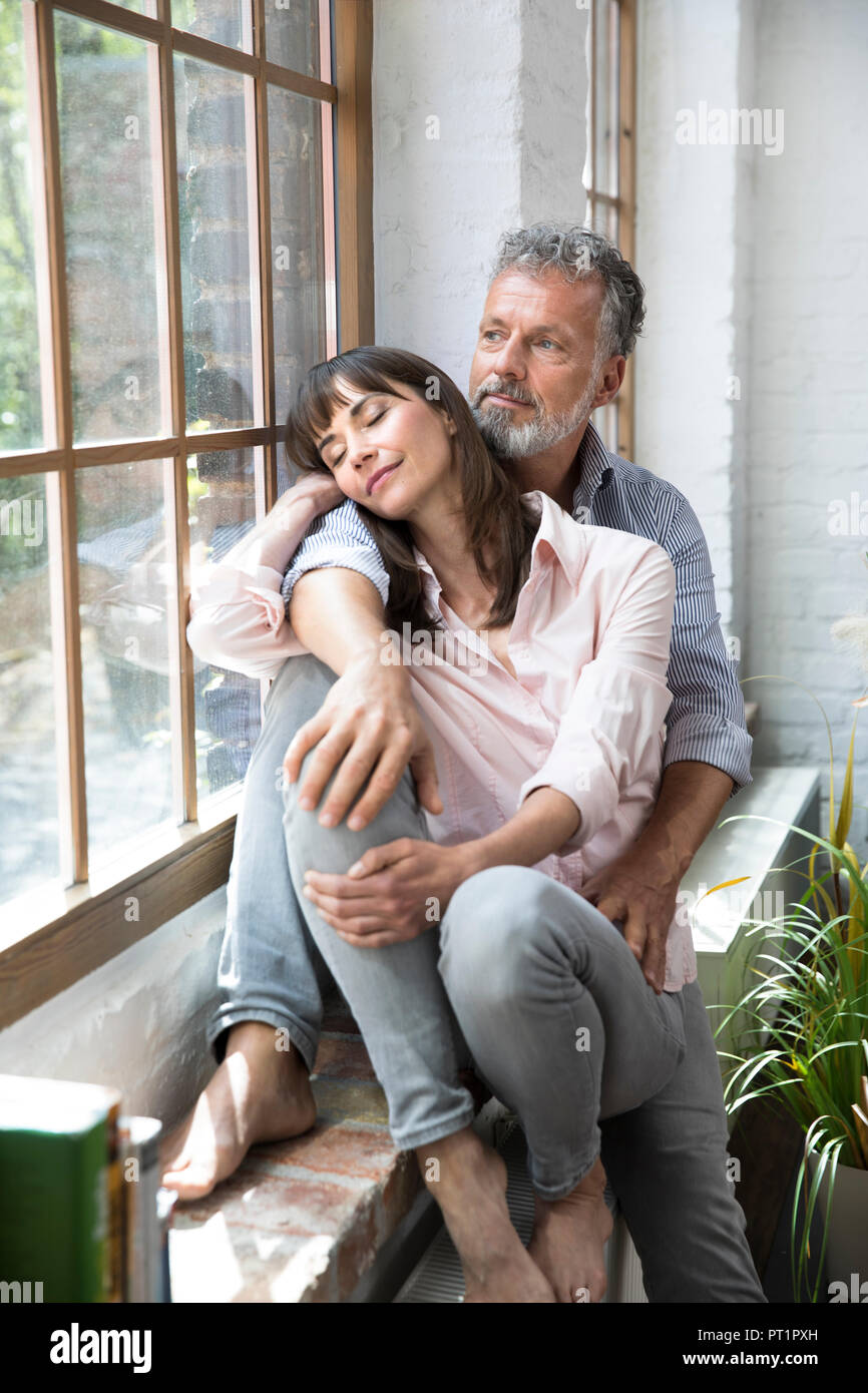 Lean out of window hi-res stock photography and images - Alamy