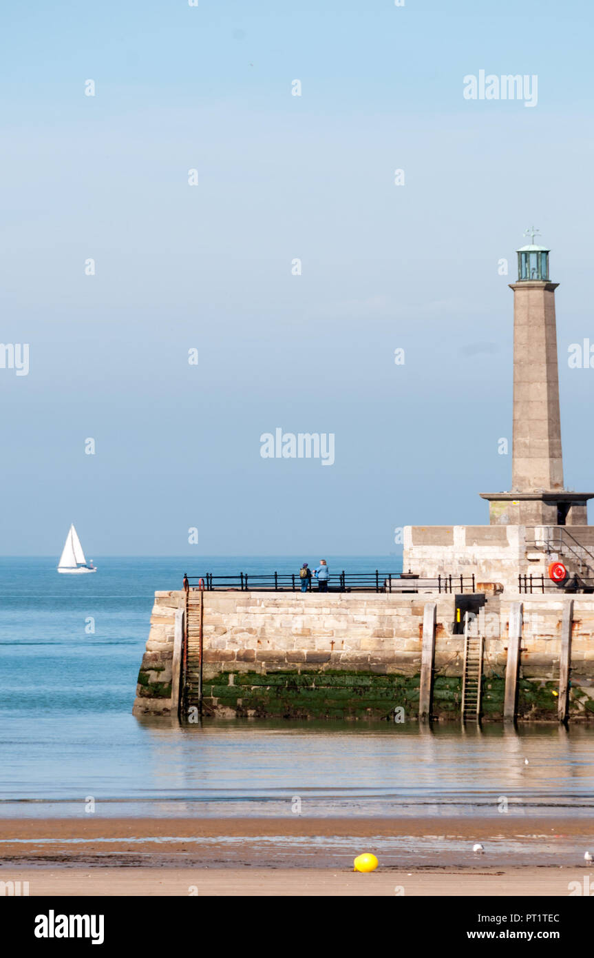 Margate, Kent, UK. 5 October 2018. The Indian Summer continues with a bright sunny day in ...