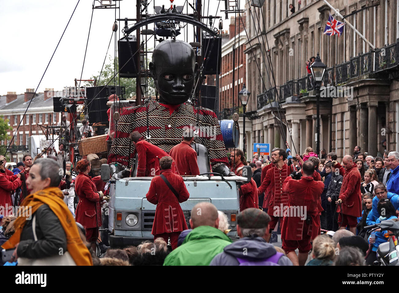 Car the giant little car hi-res stock photography and images - Alamy