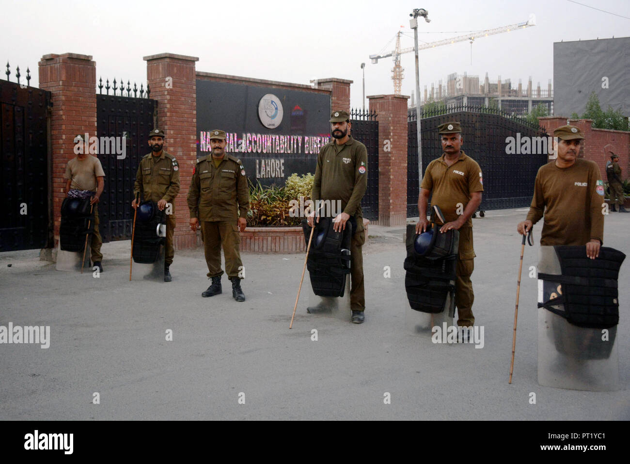 Pakistan national accountability bureau hi-res stock photography and ...