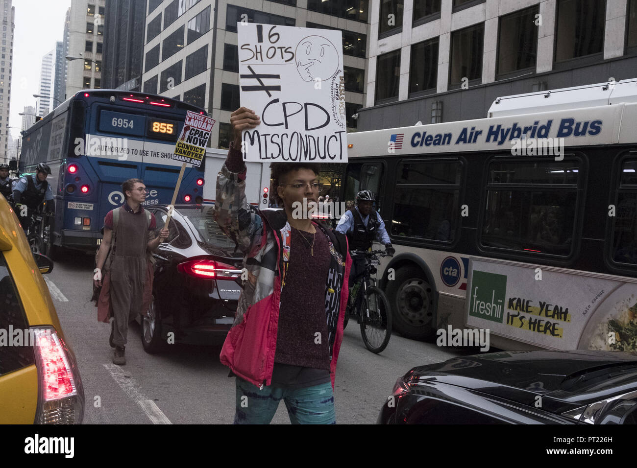 Chicago, Illinois, USA. 5th Oct, 2018. Protestor march through downtown ...