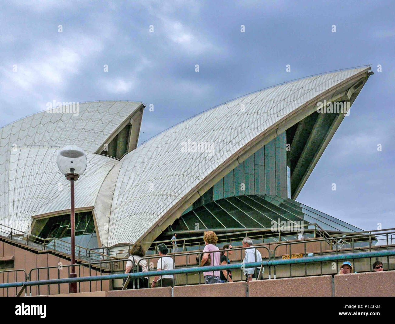 Sydney, New South Wales, Australia. 7th Nov, 2008. The distinctive sail ...