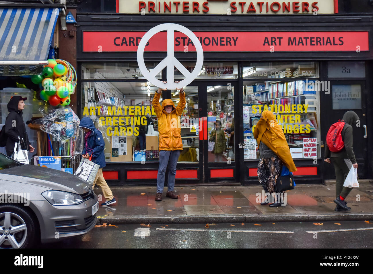 3 Blackstock Road, London, UK. 6th October 2018. People commemorate ...