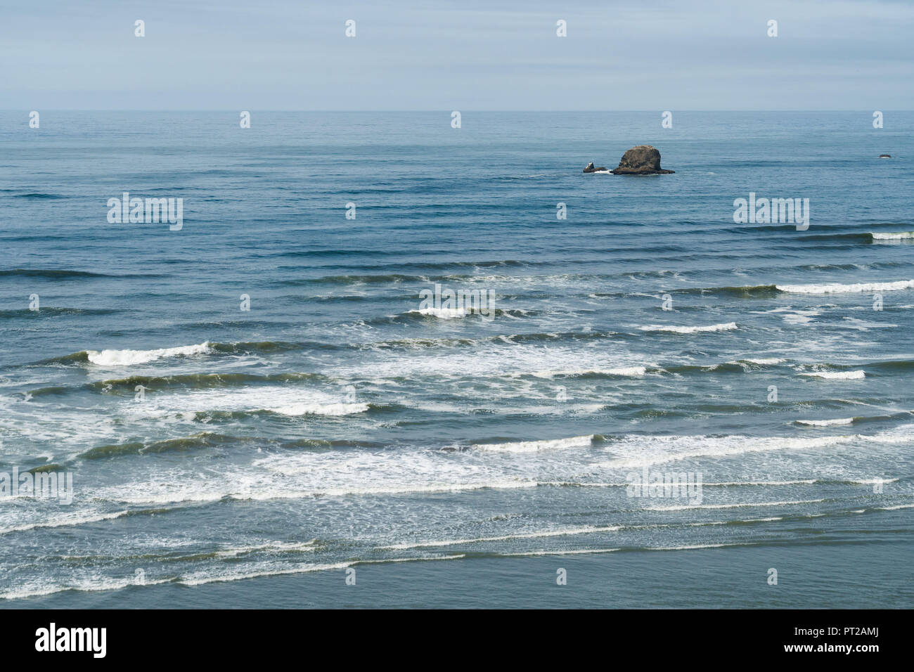 Pacific Coast, Ocean Shores, Waves Stock Photo - Alamy