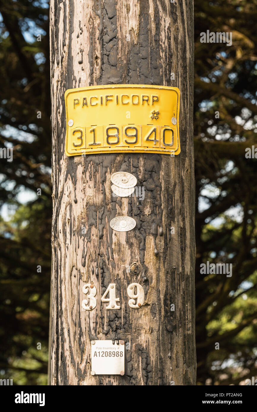 Pacific Coast, Cannon Beach, Mast, Signs Stock Photo - Alamy