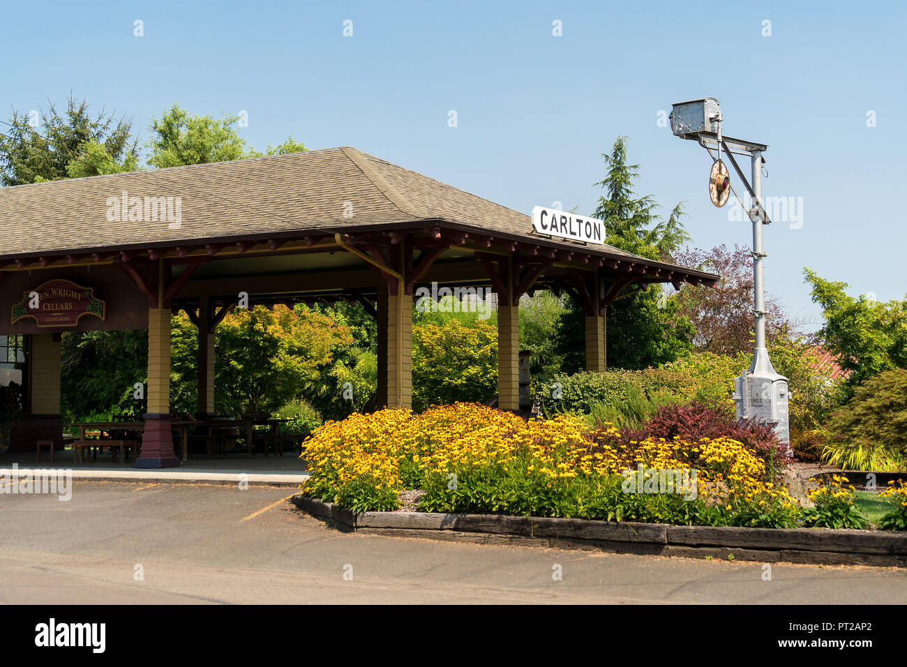 Oregon, Carlton, former railway station Stock Photo - Alamy