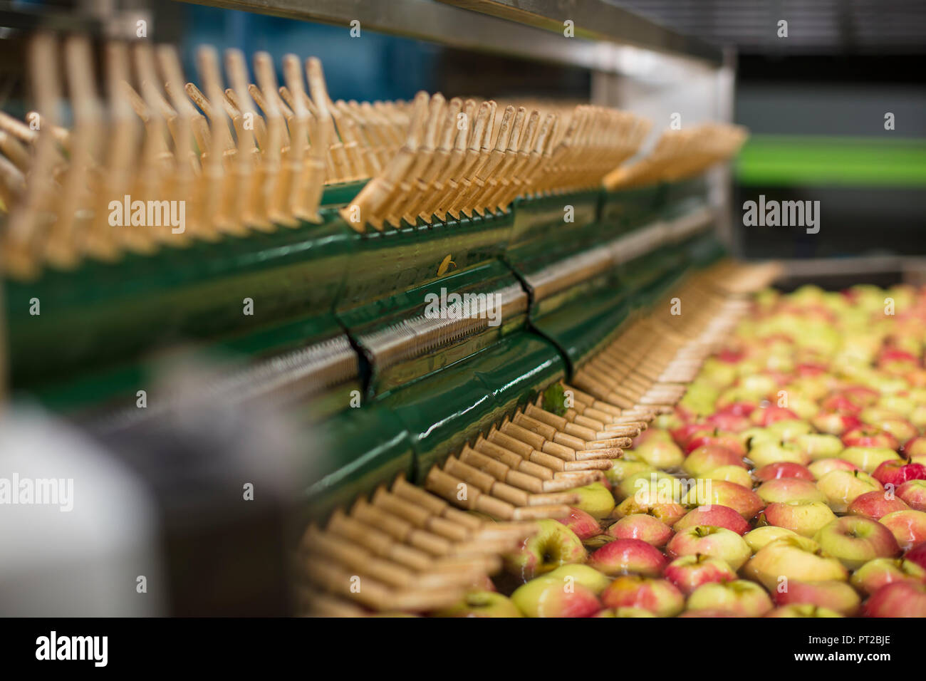 Manufacturing of washing machines hi-res stock photography and images ...