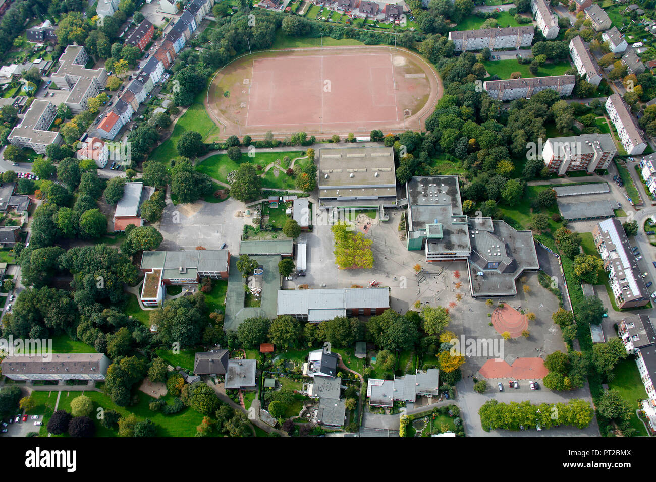 Secondary school playground hi-res stock photography and images - Alamy