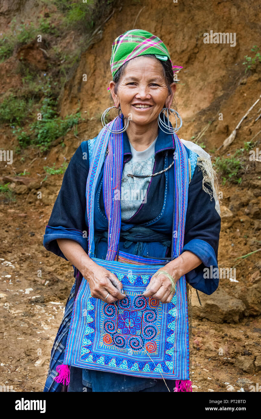 Ethnic tribes in sapa vietnam hi-res stock photography and images - Alamy