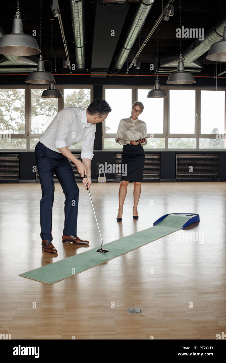 Entrepreneur golf hi-res stock photography and images - Alamy