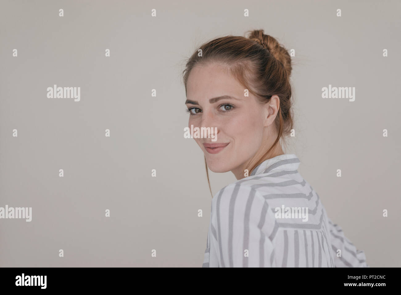 Over shoulder hi-res stock photography and images - Alamy