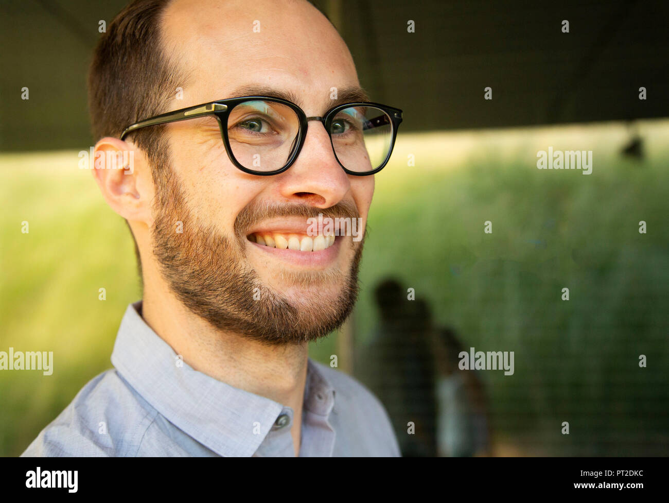 Outdoor smiling glasses hi-res stock photography and images - Alamy