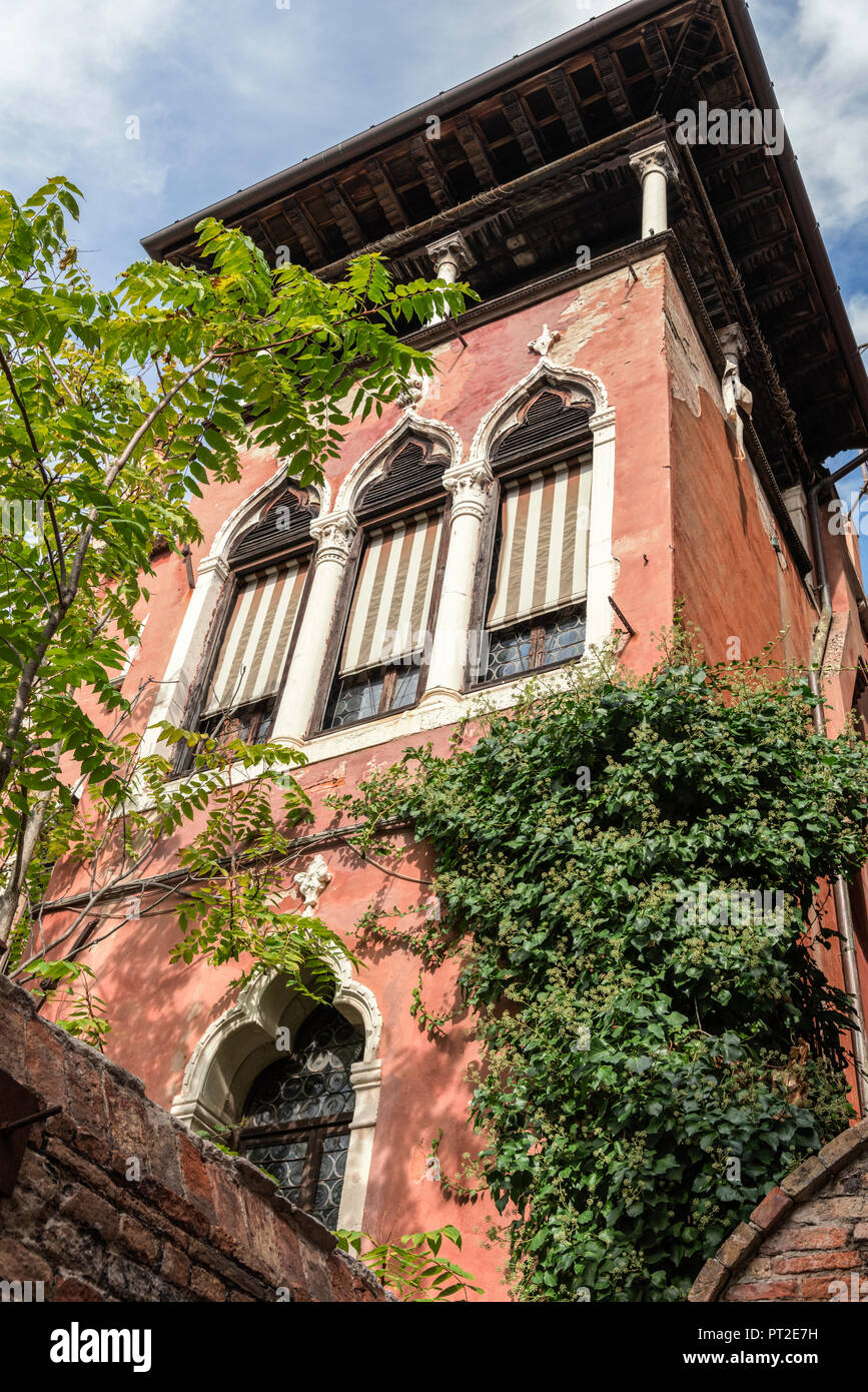 Venice building hi-res stock photography and images - Alamy