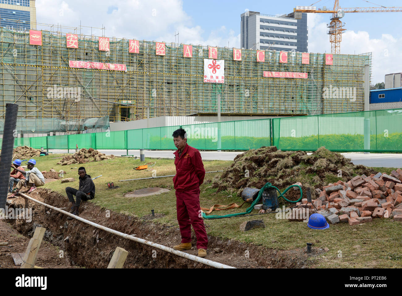 China aid africa construction hi-res stock photography and images - Alamy