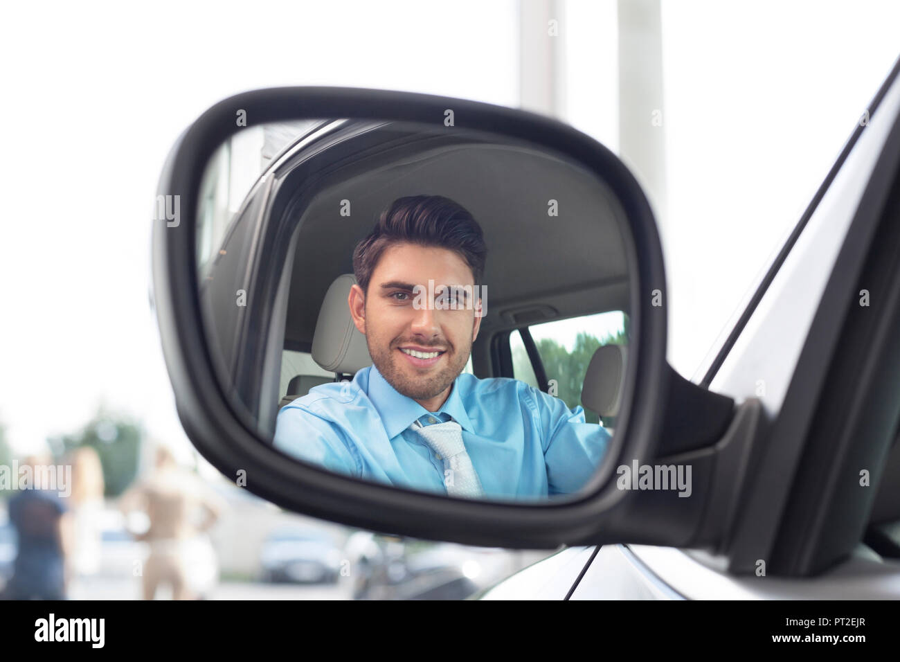 Reflection of man hi-res stock photography and images - Alamy