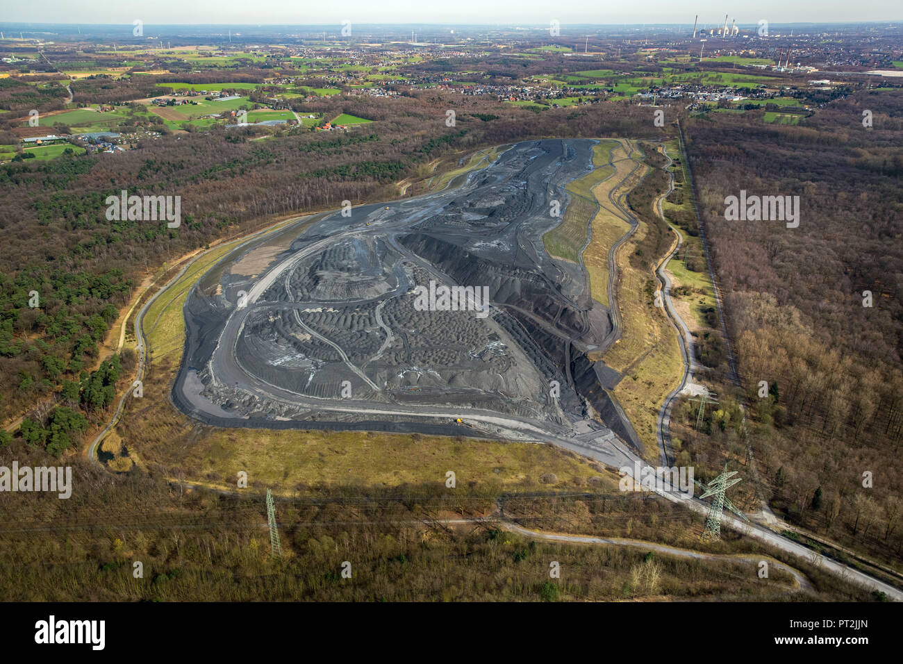 Coal tip hi-res stock photography and images - Alamy