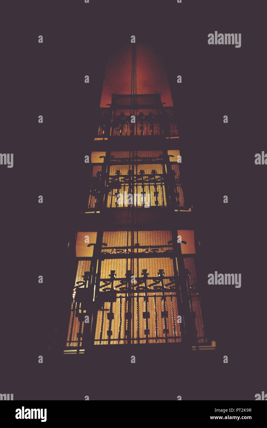 Light shaft architecture hi-res stock photography and images - Alamy