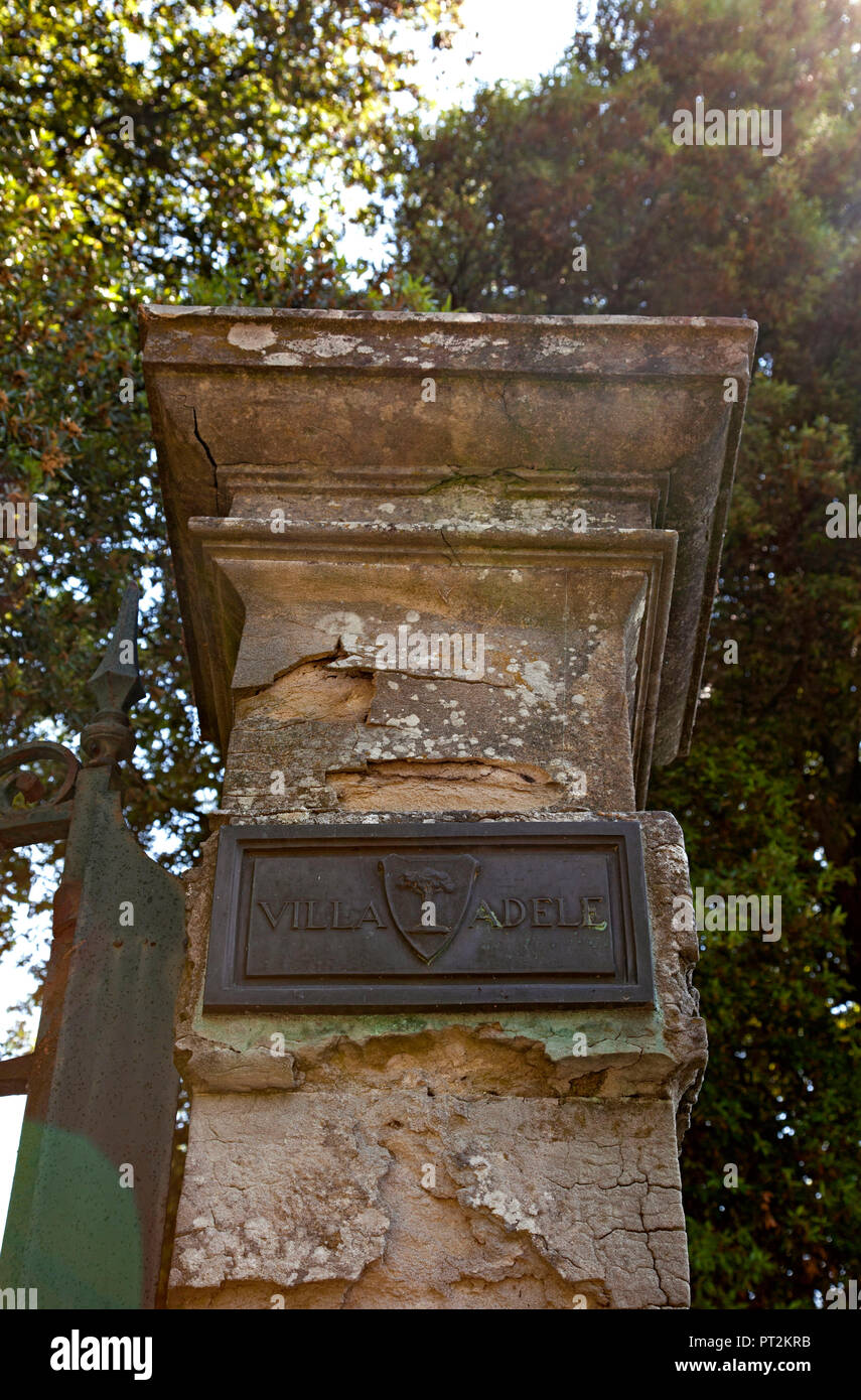 Advice column hi-res stock photography and images - Alamy