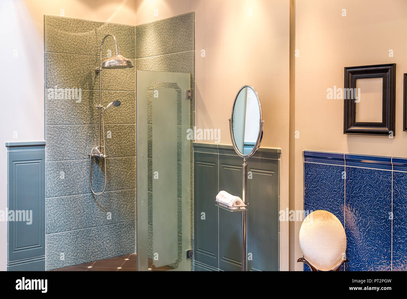 shower box in modern bathroom Stock Photo - Alamy