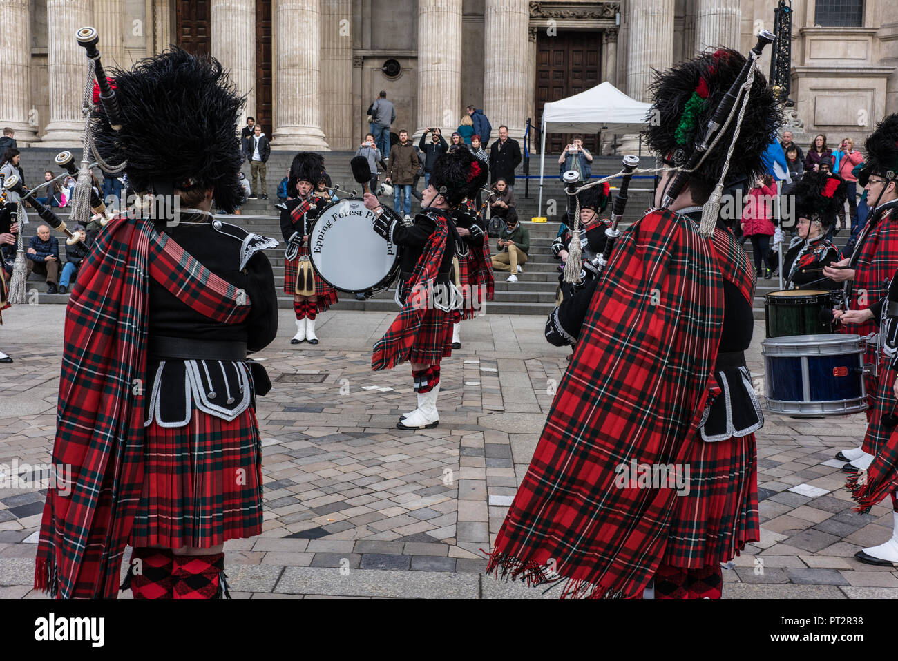 Scottish pipe band hi-res stock photography and images - Alamy