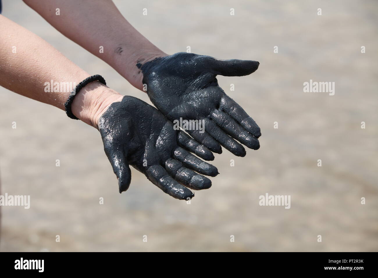 Black mud hi-res stock photography and images - Alamy