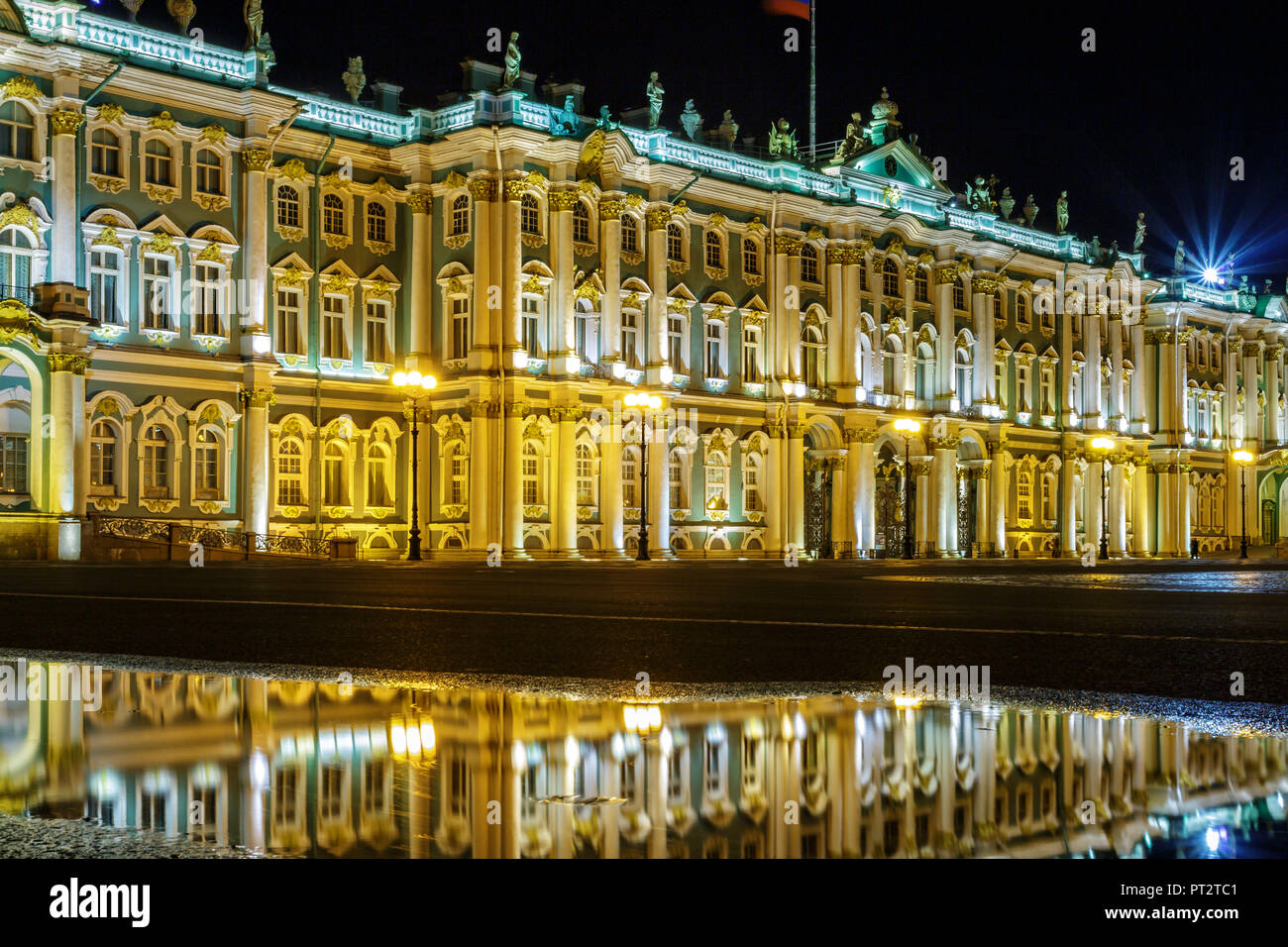 Hermitage museum st petersburg exterior hi-res stock photography and ...