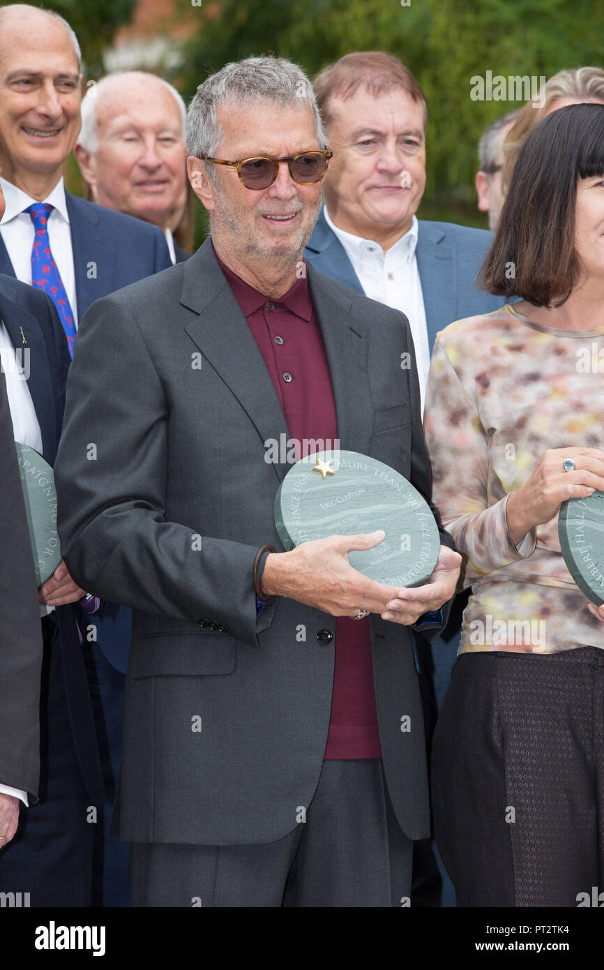 Eric clapton outside royal albert hall hi-res stock photography and ...